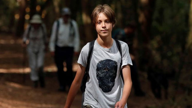 Kisah Walker, Bocah 11 Tahun yang Berjalan Demi Selamatkan Bumi